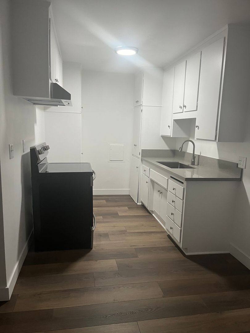 887 Glenway Dr, Inglewood, CA 90302 (#78149086) | RentalSource