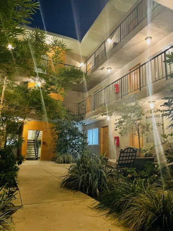 11437-41 Oxnard St #19, North Hollywood, CA 91606 (#78918380)