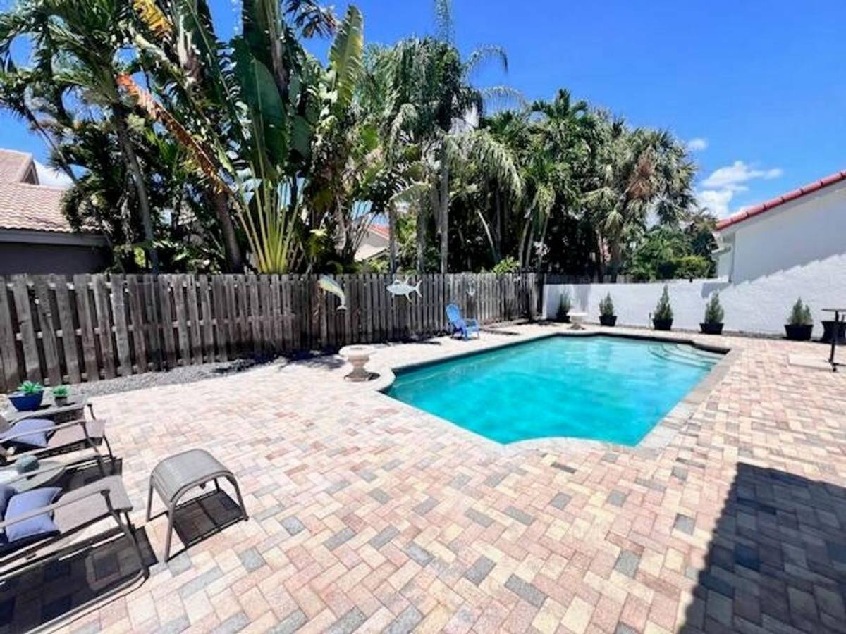 10357 Buena Ventura Dr, Boca Raton, FL 33498 (#82148870)