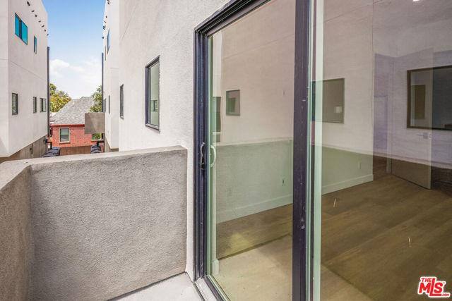 11008 Hortense St, North Hollywood, CA 91602 (#82190031)