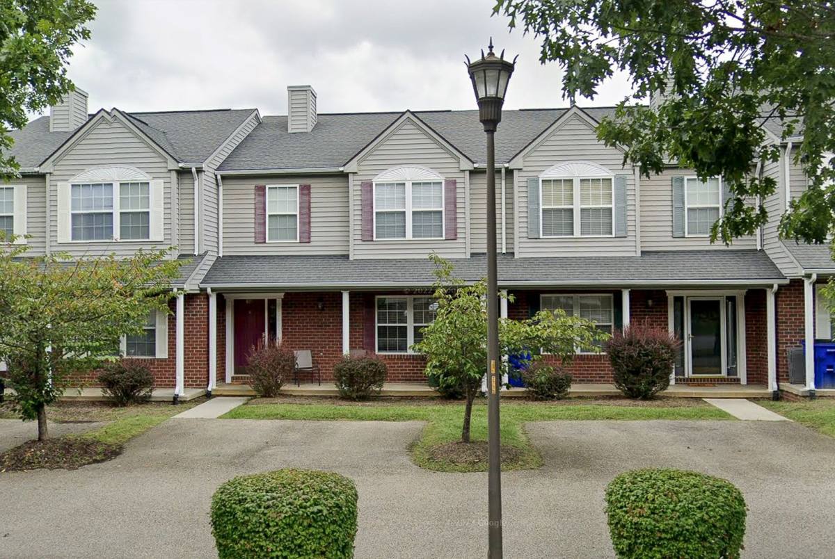 685 745 Oak Tree - 1680 Sleepy Hollow, Christiansburg, VA 24073