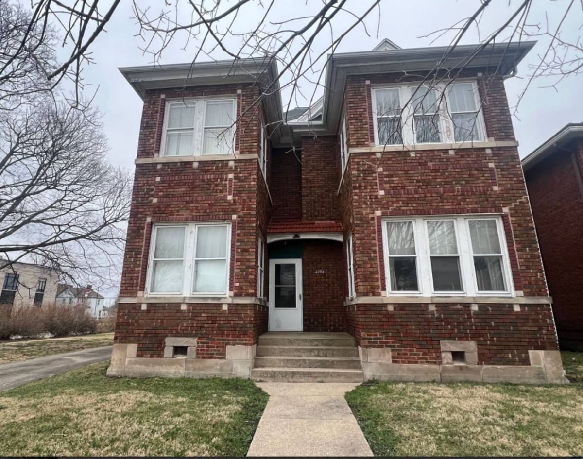 1204 S 6th St, Springfield, IL 62703 (#82273131) | RentalSource