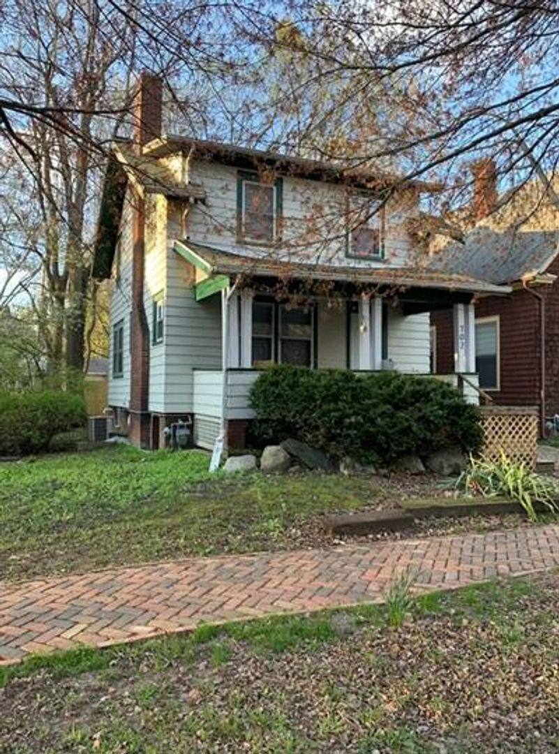 702 W Oregon St, Urbana, IL 61801 | RentalSource