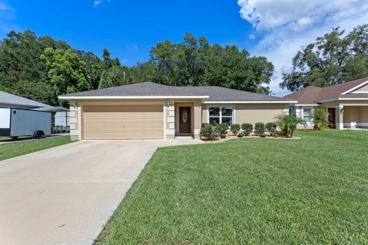710 Stanley Ave, Wildwood, FL 34785 (#82452448) | RentalSource