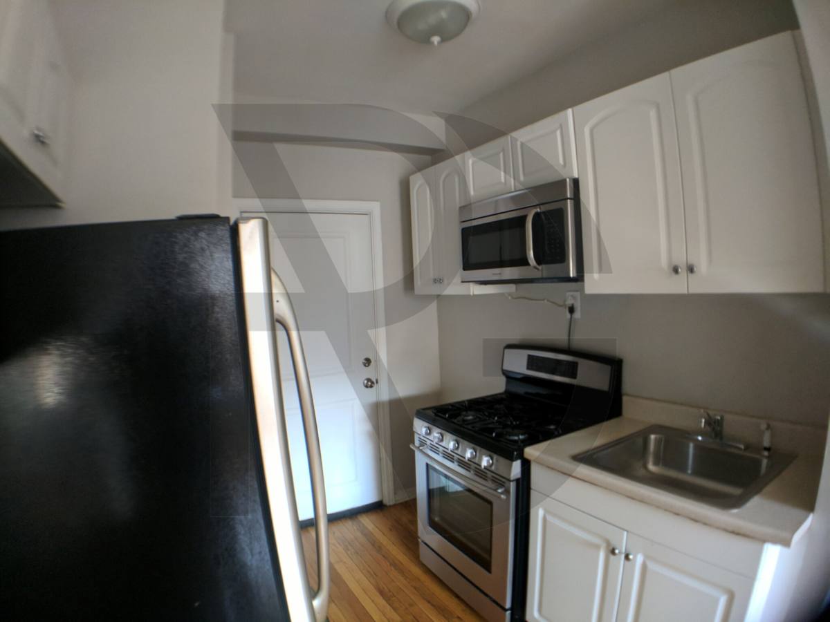 740 W Addison, Chicago, IL 60613 - $1,995+ | RentalSource