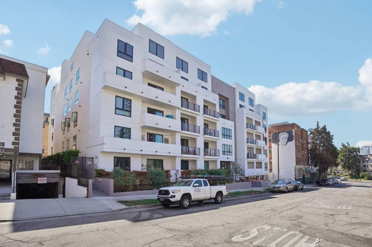 326 S Reno St, Los Angeles, CA 90057 - $2,495+ | RentalSource