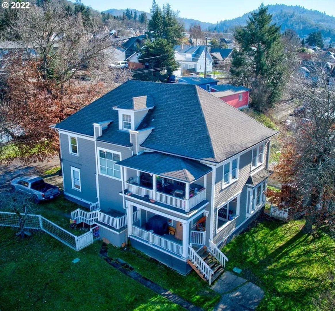 957 SE Stephens St, Roseburg, OR 97470 | RentalSource