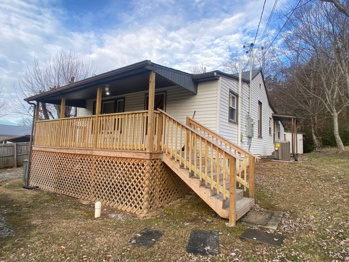 1092 W Vann Rd, Greeneville, TN 37743 (#82712960) | RentalSource