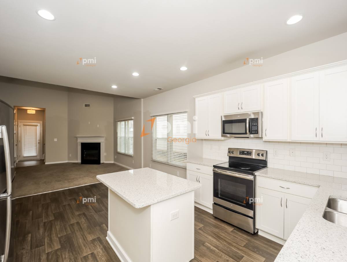 3654 Madison St, Atlanta, GA 30337 - $2,495 | RentalSource