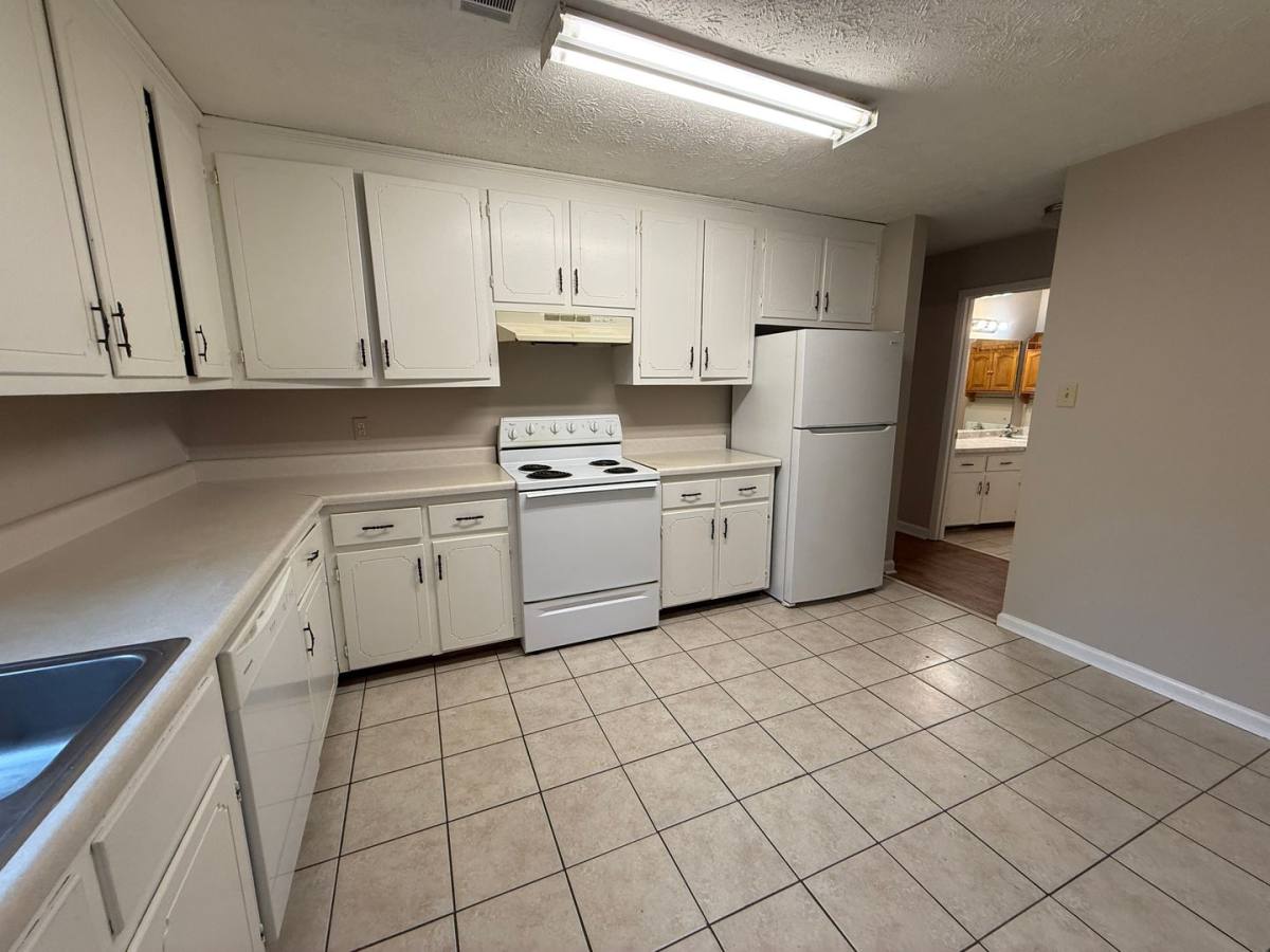 110 Jockey Club Dr, Athens, GA 30605 | RentalSource