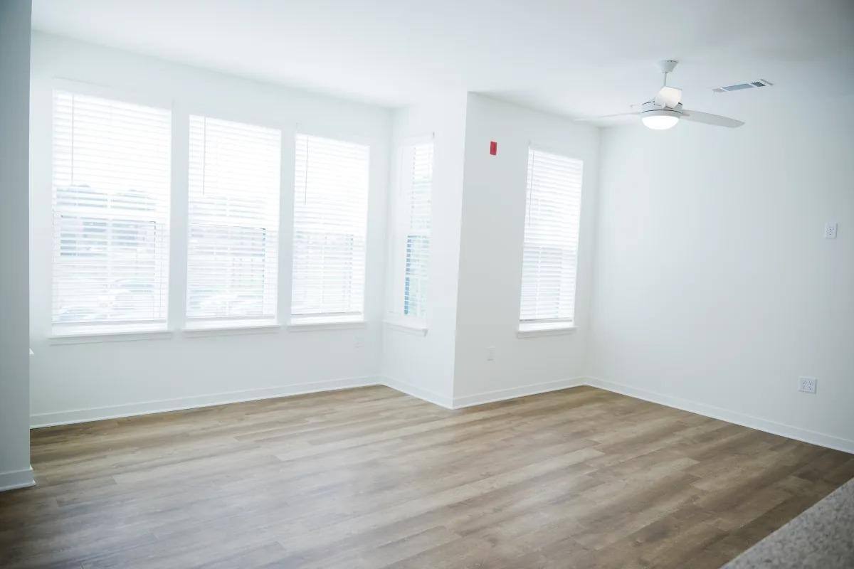 1855 Lakeland Dr, Jackson, MS 39216 | RentalSource