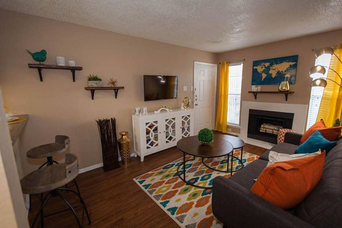 The Corners - Dallas, TX 75237 | RentalSource