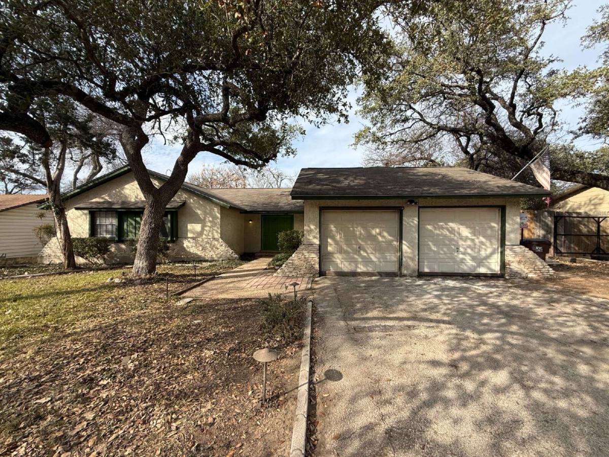 9510 Newberry Dr, Austin, TX 78729 - $1,995 | RentalSource