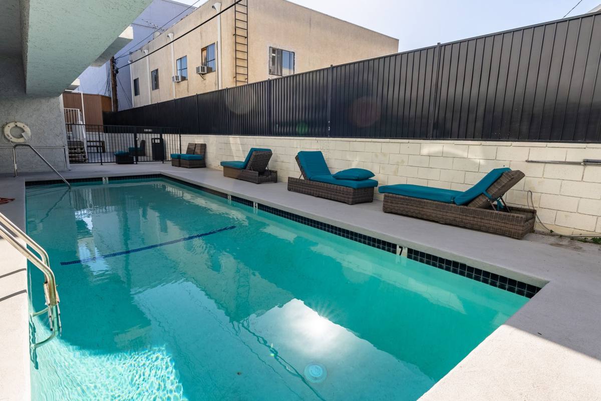 245 S Serrano Ave, Los Angeles, CA 90004 | RentalSource