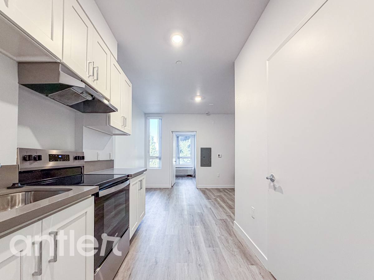 4007 W Martin Luther King Jr Blvd, Los Angeles, CA 90008