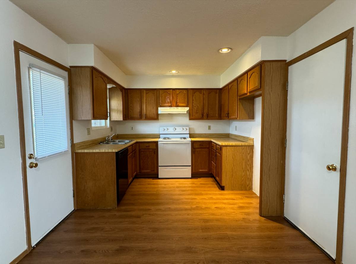 126 W Terrace Court in Sparta, MO | 2 Beds 2 Baths 1,000 sqft House for ...