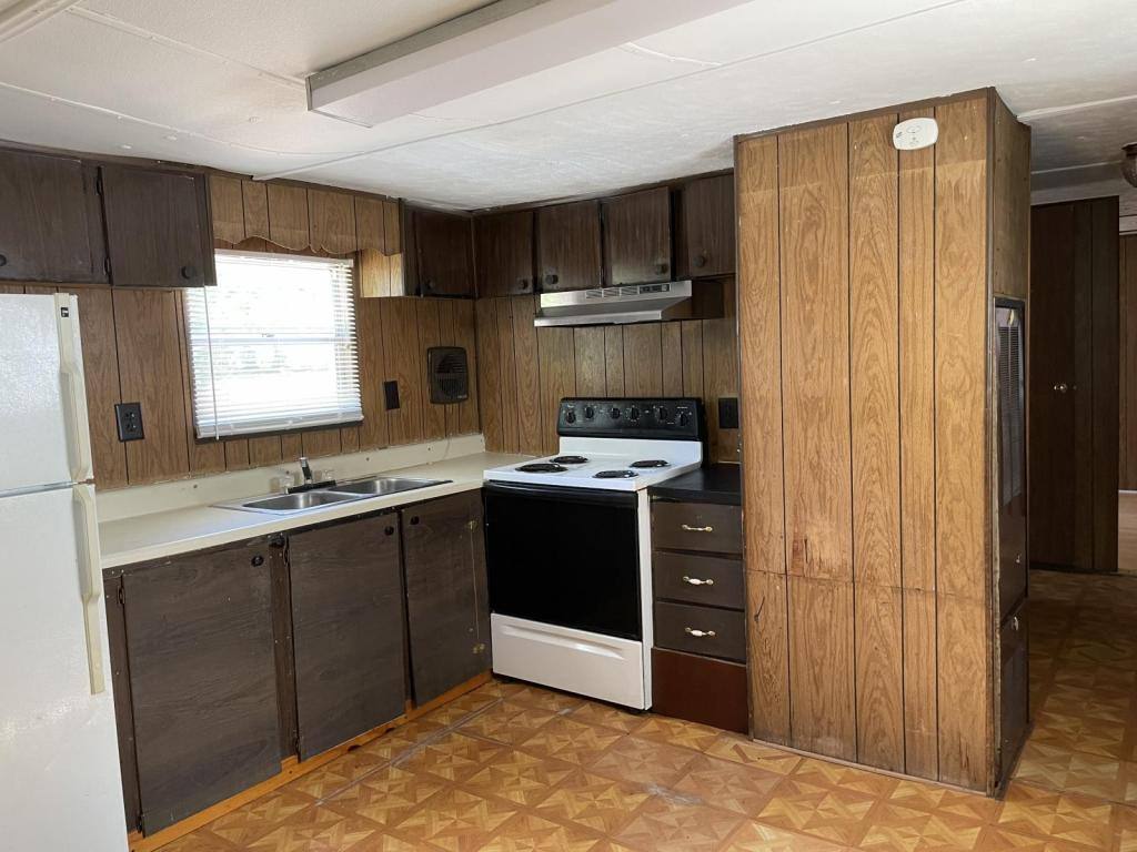 202 Kelly St in Laurens, SC | 2 Beds 1 Bath House for Rent | RentalSource