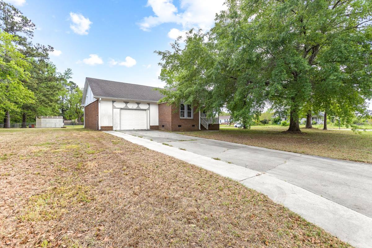 103 Balsam Rd in Jacksonville, NC | 3 Beds 2 Baths House for Rent ...